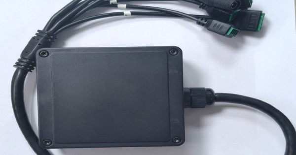 3 dBi Integrated UHF RFID Reader Black 860-960MHz | India RFID Store